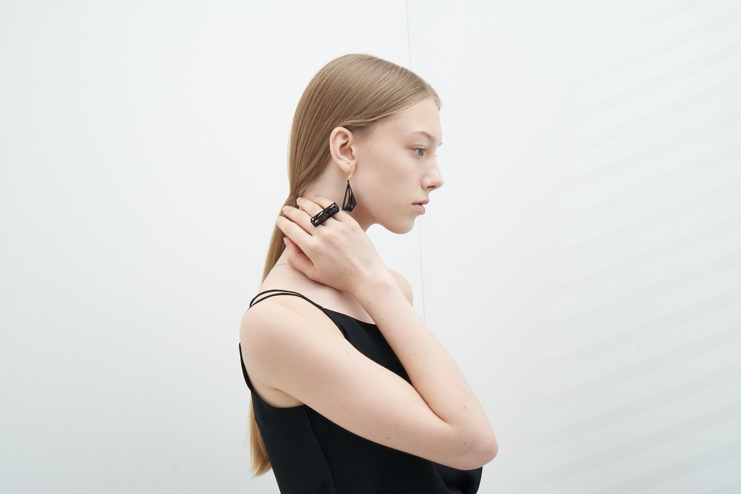 Bold Choices - Crossing Lined Cuboid Ring